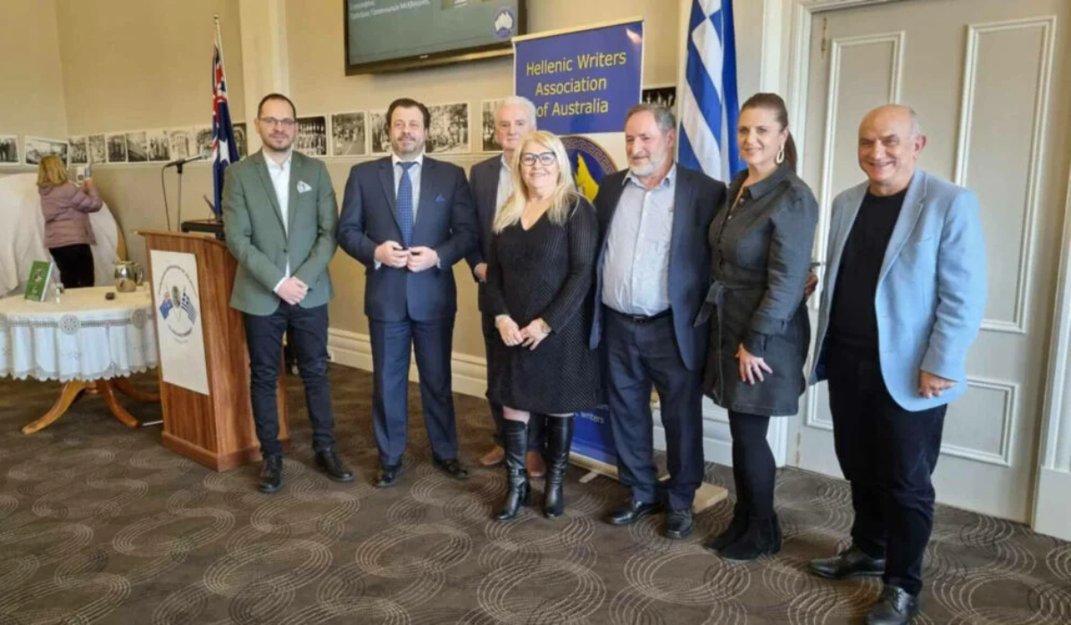 Μελβούρνη: Παρουσιάστηκε το βιβλίο του Θεόδ. Τσιακίλου «Ταξίδι στο ...
