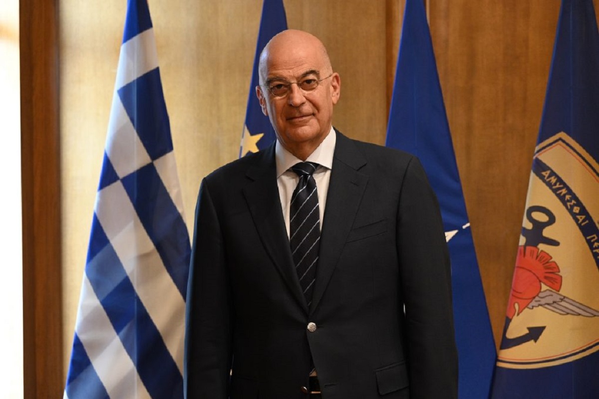 Ν. Δένδιας: Επιτυχής η επιχείρηση απεγκλωβισμού από τη Βηρυτό - Ασφαλής ...