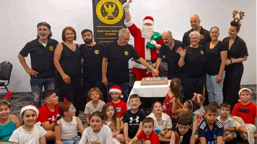 Yποδεχόμαστε τον νέο χρόνο παρέα με τους Έλληνες της Ομογένειας | 01.01 ...